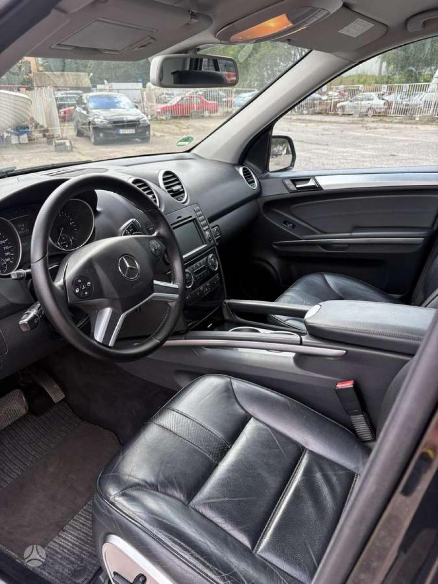 Melns Mercedes-Benz ML 280 2009 Alīta, ar dzinēja tilpumu 3.00 L un nobraukumu 308 tūkst. km par 7350 €, foto 11 vietnē AUTOMOTO.COM.LV