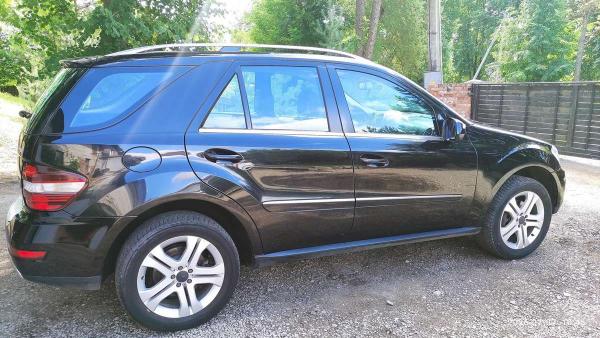 Black Mercedes-Benz ML 280 2010 in Pasvalys, with an engine capacity of 0.00 L and mileage of 256 thousand km for 5700 €, photo 7 on AUTOMOTO.COM.LV
