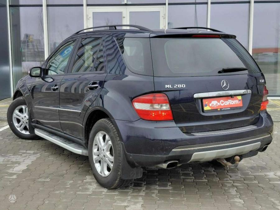 Zils Mercedes-Benz ML 280 2006 Viļņa, ar dzinēja tilpumu 2.99 L un nobraukumu 319 tūkst. km par 6600 €, foto 4 vietnē AUTOMOTO.COM.LV