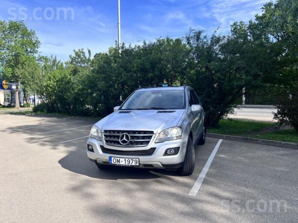 Mercedes-Benz ML 280 2009 in Riga, with an engine capacity of 3.00 L and mileage of 304 thousand km for 7100 €, photo 1 on AUTOMOTO.COM.LV