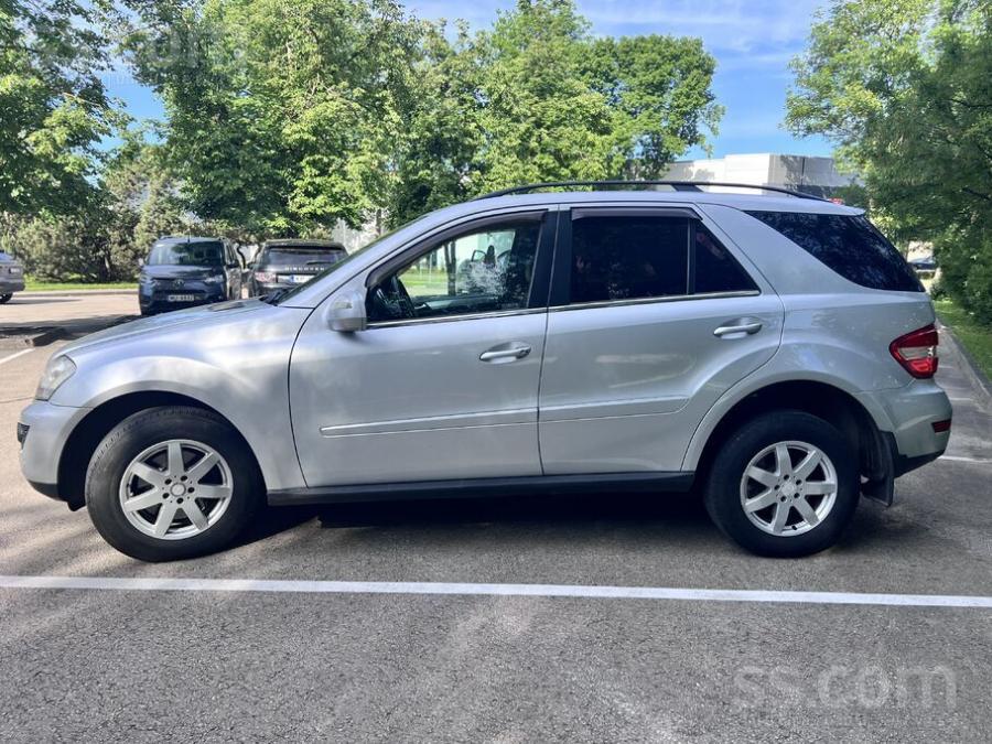 Mercedes-Benz ML 280 2009 in Riga, with an engine capacity of 3.00 L and mileage of 304 thousand km for 7100 €, photo 4 on AUTOMOTO.COM.LV