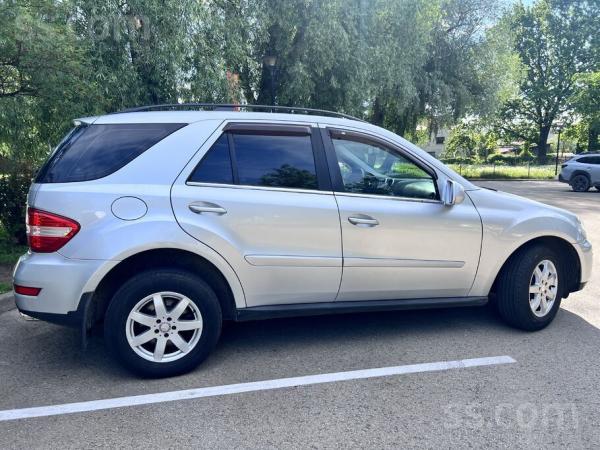 Mercedes-Benz ML 280 2009 in Riga, with an engine capacity of 3.00 L and mileage of 304 thousand km for 7100 €, photo 4 on AUTOMOTO.COM.LV