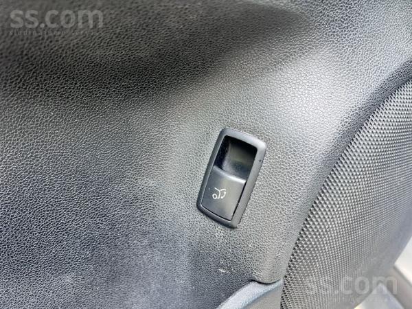Mercedes-Benz ML 280 2009 in Riga, with an engine capacity of 3.00 L and mileage of 304 thousand km for 7100 €, photo 10 on AUTOMOTO.COM.LV