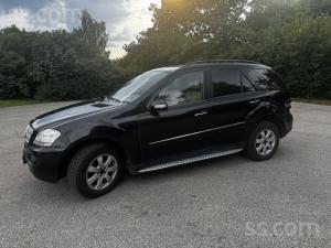 Zaļš Mercedes-Benz ML 280 2009 Tukums, ar dzinēja tilpumu 3.00 L un nobraukumu 352 tūkst. km par 5500 €, foto 2 vietnē AUTOMOTO.COM.LV