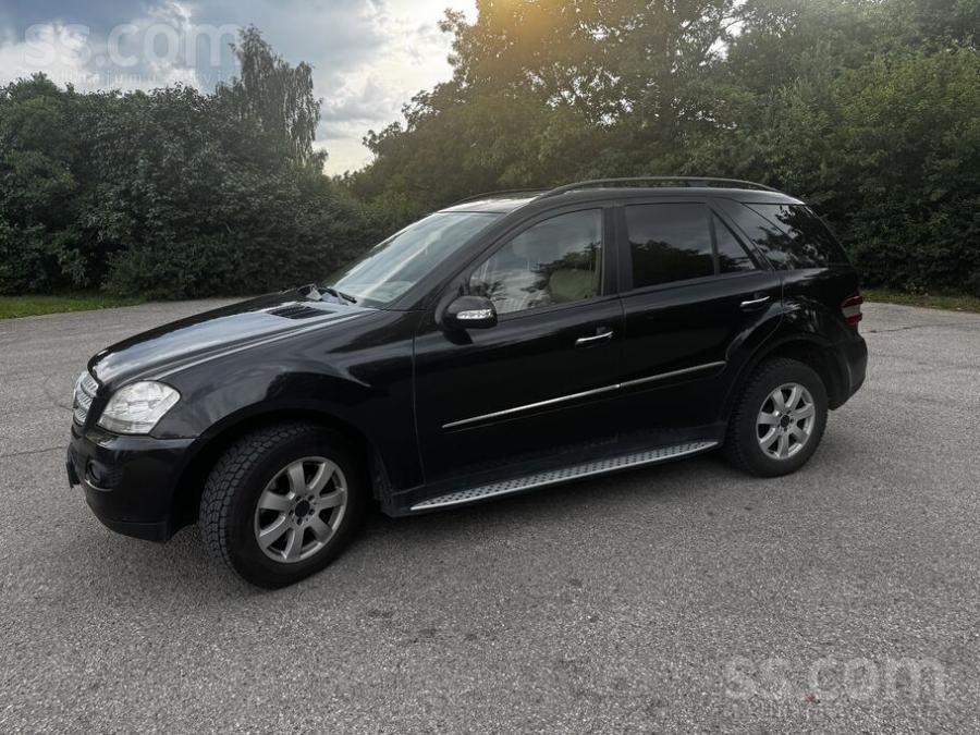 Zaļš Mercedes-Benz ML 280 2009 Tukums, ar dzinēja tilpumu 3.00 L un nobraukumu 352 tūkst. km par 5500 €, foto 2 vietnē AUTOMOTO.COM.LV