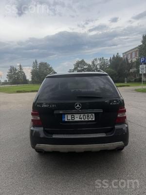 Zaļš Mercedes-Benz ML 280 2009 Tukums, ar dzinēja tilpumu 3.00 L un nobraukumu 352 tūkst. km par 5500 €, foto 4 vietnē AUTOMOTO.COM.LV