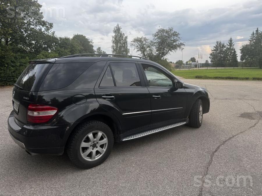 Zaļš Mercedes-Benz ML 280 2009 Tukums, ar dzinēja tilpumu 3.00 L un nobraukumu 352 tūkst. km par 5500 €, foto 5 vietnē AUTOMOTO.COM.LV