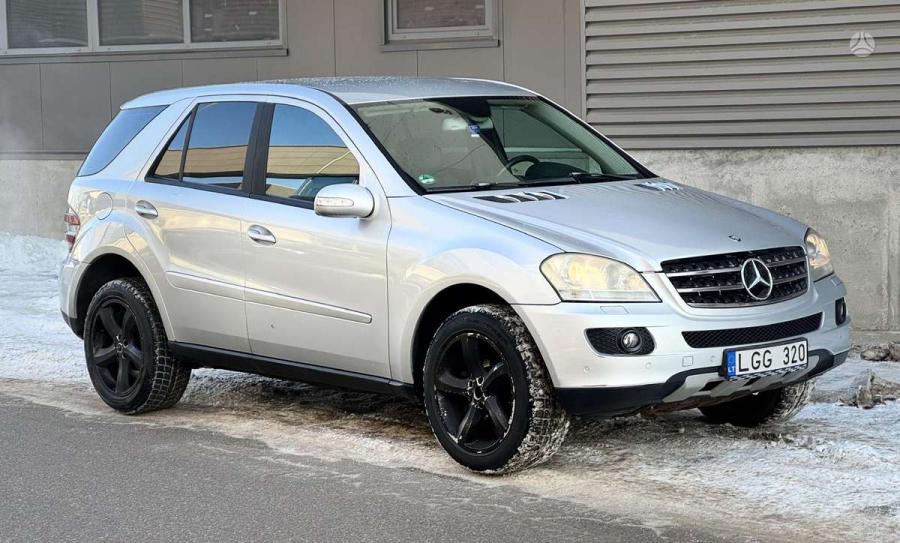 Pelēks Mercedes-Benz ML 280 2006 Viļņa, ar dzinēja tilpumu 2.99 L un nobraukumu 278 tūkst. km par 4000 €, foto 2 vietnē AUTOMOTO.COM.LV