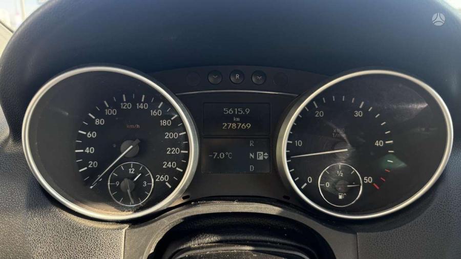 Pelēks Mercedes-Benz ML 280 2006 Viļņa, ar dzinēja tilpumu 2.99 L un nobraukumu 278 tūkst. km par 4000 €, foto 9 vietnē AUTOMOTO.COM.LV