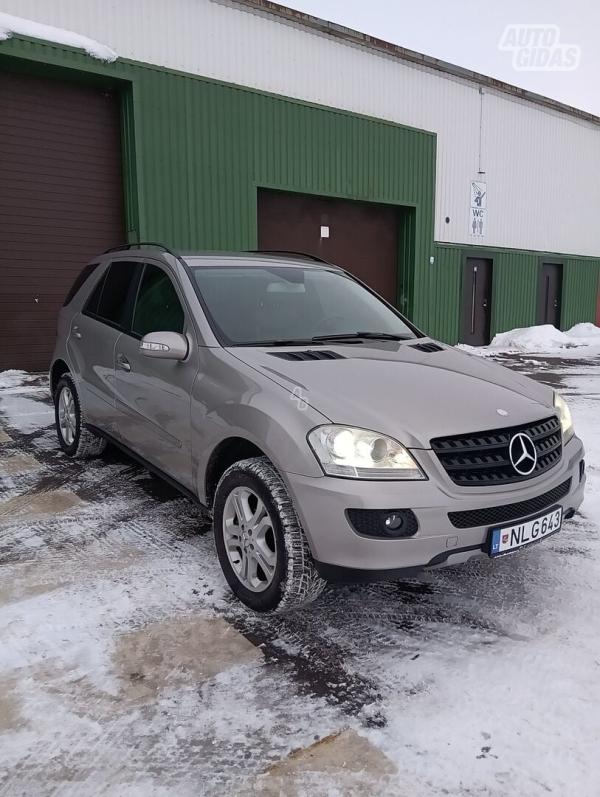 Grey Mercedes-Benz ML 280 2006 in Raseiniai, with an engine capacity of 3.00 L and mileage of 320 thousand km for 7450 €, photo 2 on AUTOMOTO.COM.LV