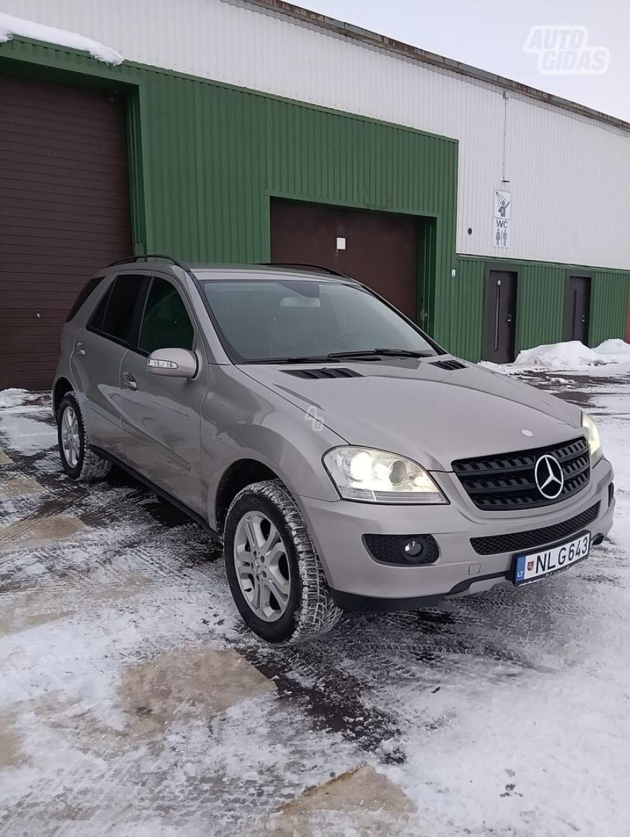 Grey Mercedes-Benz ML 280 2006 in Raseiniai, with an engine capacity of 3.00 L and mileage of 320 thousand km for 7450 €, photo 2 on AUTOMOTO.COM.LV