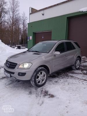 Grey Mercedes-Benz ML 280 2006 in Raseiniai, with an engine capacity of 3.00 L and mileage of 320 thousand km for 7450 €, photo 4 on AUTOMOTO.COM.LV