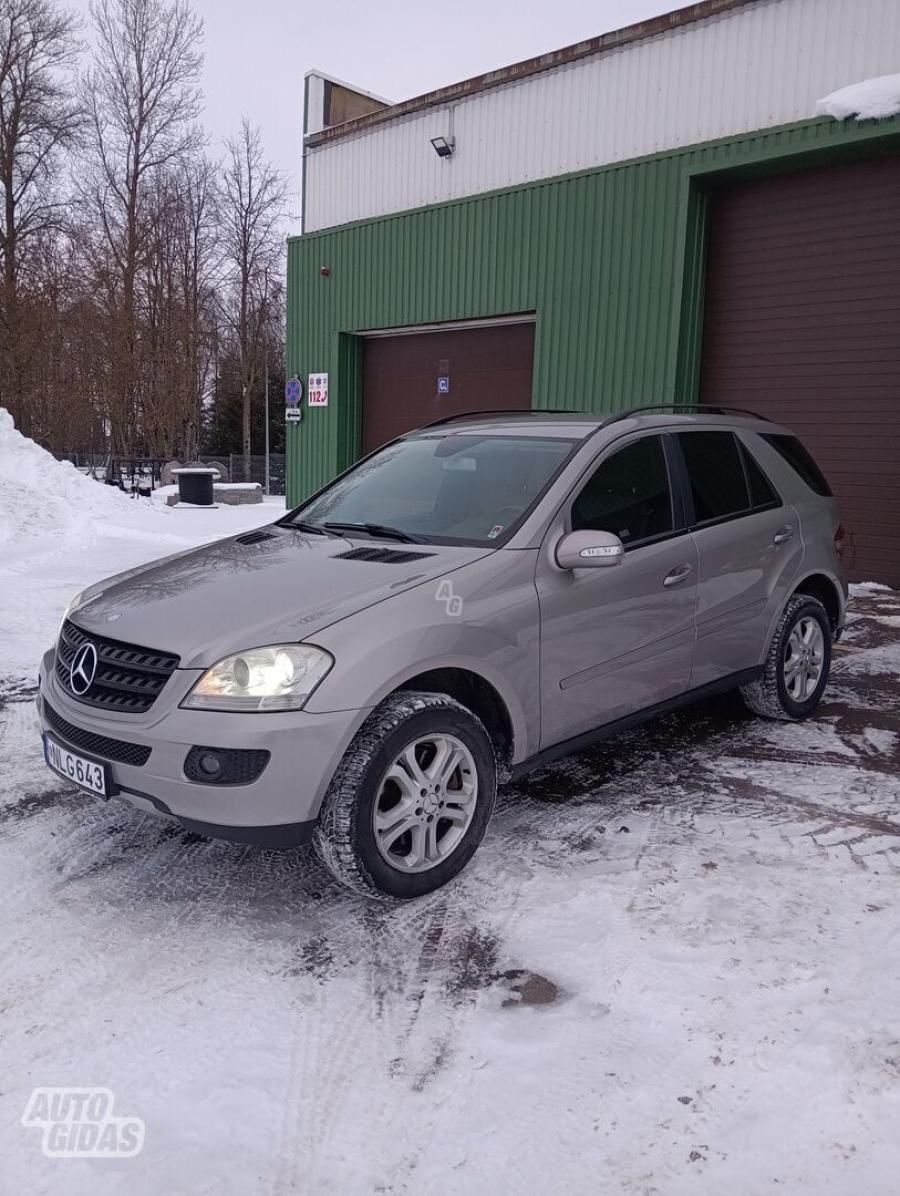 Grey Mercedes-Benz ML 280 2006 in Raseiniai, with an engine capacity of 3.00 L and mileage of 320 thousand km for 7450 €, photo 4 on AUTOMOTO.COM.LV