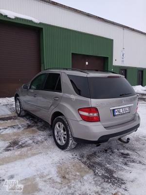 Grey Mercedes-Benz ML 280 2006 in Raseiniai, with an engine capacity of 3.00 L and mileage of 320 thousand km for 7450 €, photo 5 on AUTOMOTO.COM.LV