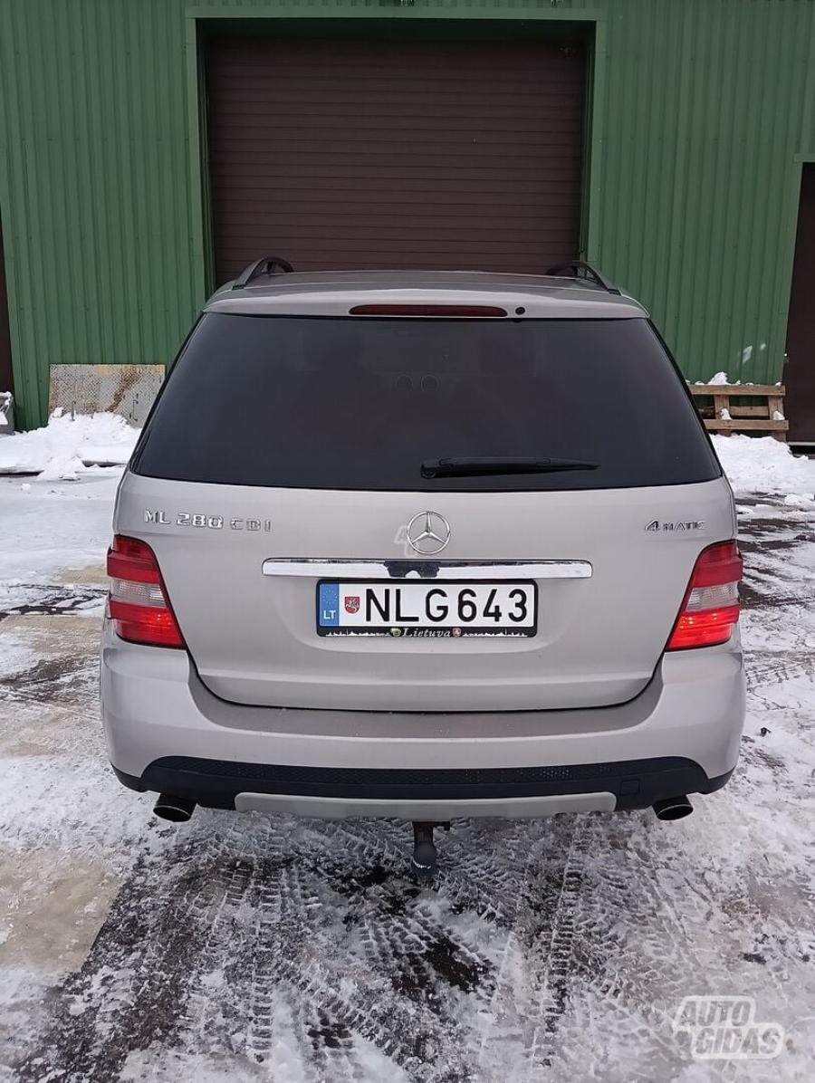 Grey Mercedes-Benz ML 280 2006 in Raseiniai, with an engine capacity of 3.00 L and mileage of 320 thousand km for 7450 €, photo 7 on AUTOMOTO.COM.LV