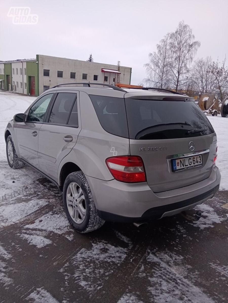 Grey Mercedes-Benz ML 280 2006 in Raseiniai, with an engine capacity of 3.00 L and mileage of 320 thousand km for 7450 €, photo 8 on AUTOMOTO.COM.LV