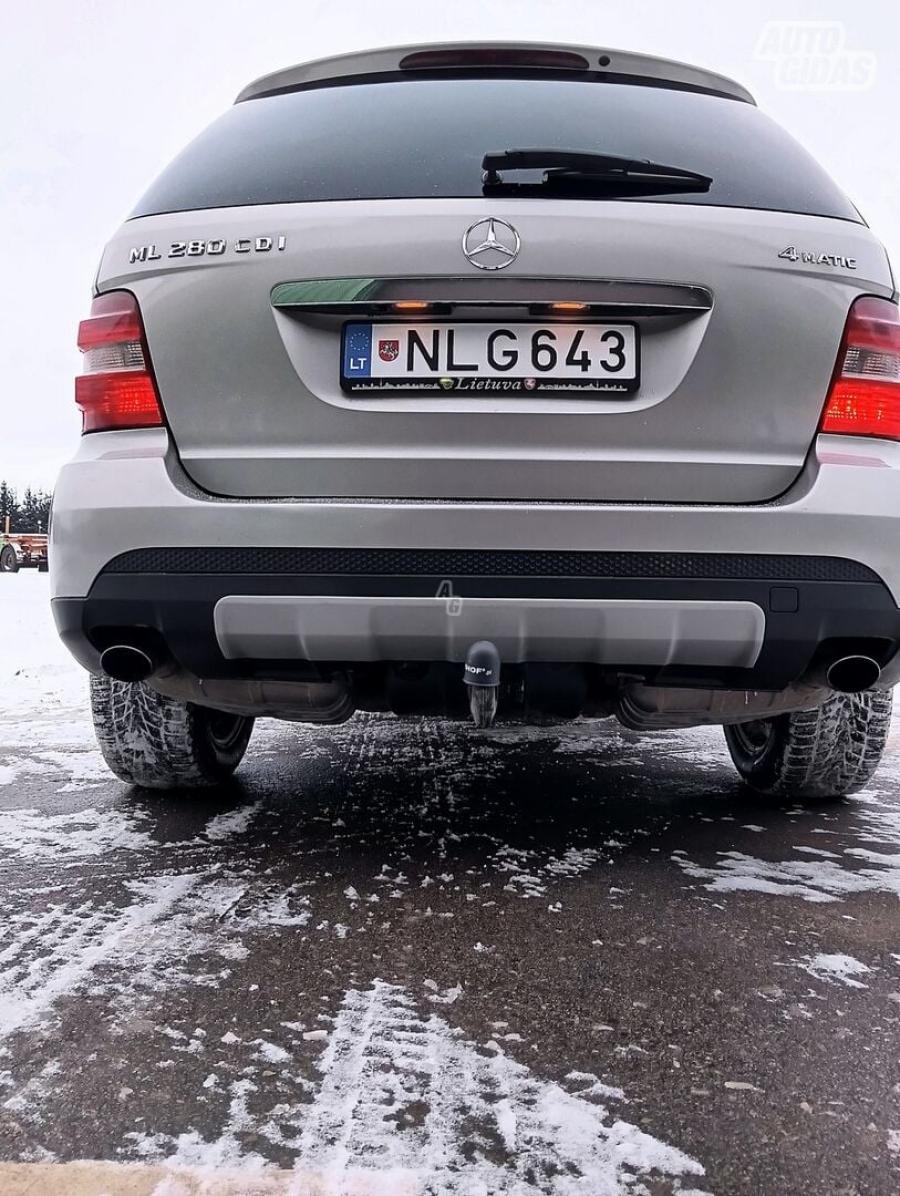 Grey Mercedes-Benz ML 280 2006 in Raseiniai, with an engine capacity of 3.00 L and mileage of 320 thousand km for 7450 €, photo 10 on AUTOMOTO.COM.LV