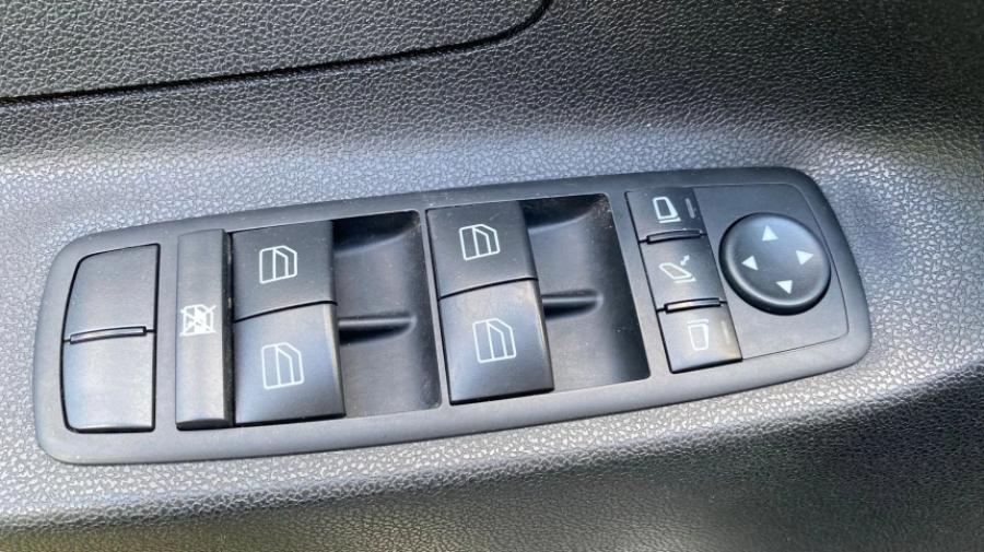 Pelēks Mercedes-Benz ML 280 2006 Rīga, ar dzinēja tilpumu 3.00 L un nobraukumu 0 tūkst. km par 5699 €, foto 14 vietnē AUTOMOTO.COM.LV
