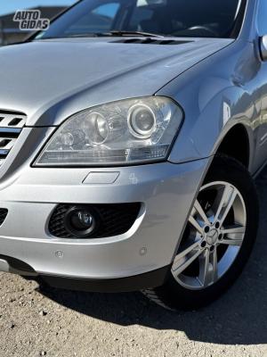 Pelēks Mercedes-Benz ML 280 2006 Klaipėda, ar dzinēja tilpumu 3.00 L un nobraukumu 300 tūkst. km par 4950 €, foto 3 vietnē AUTOMOTO.COM.LV