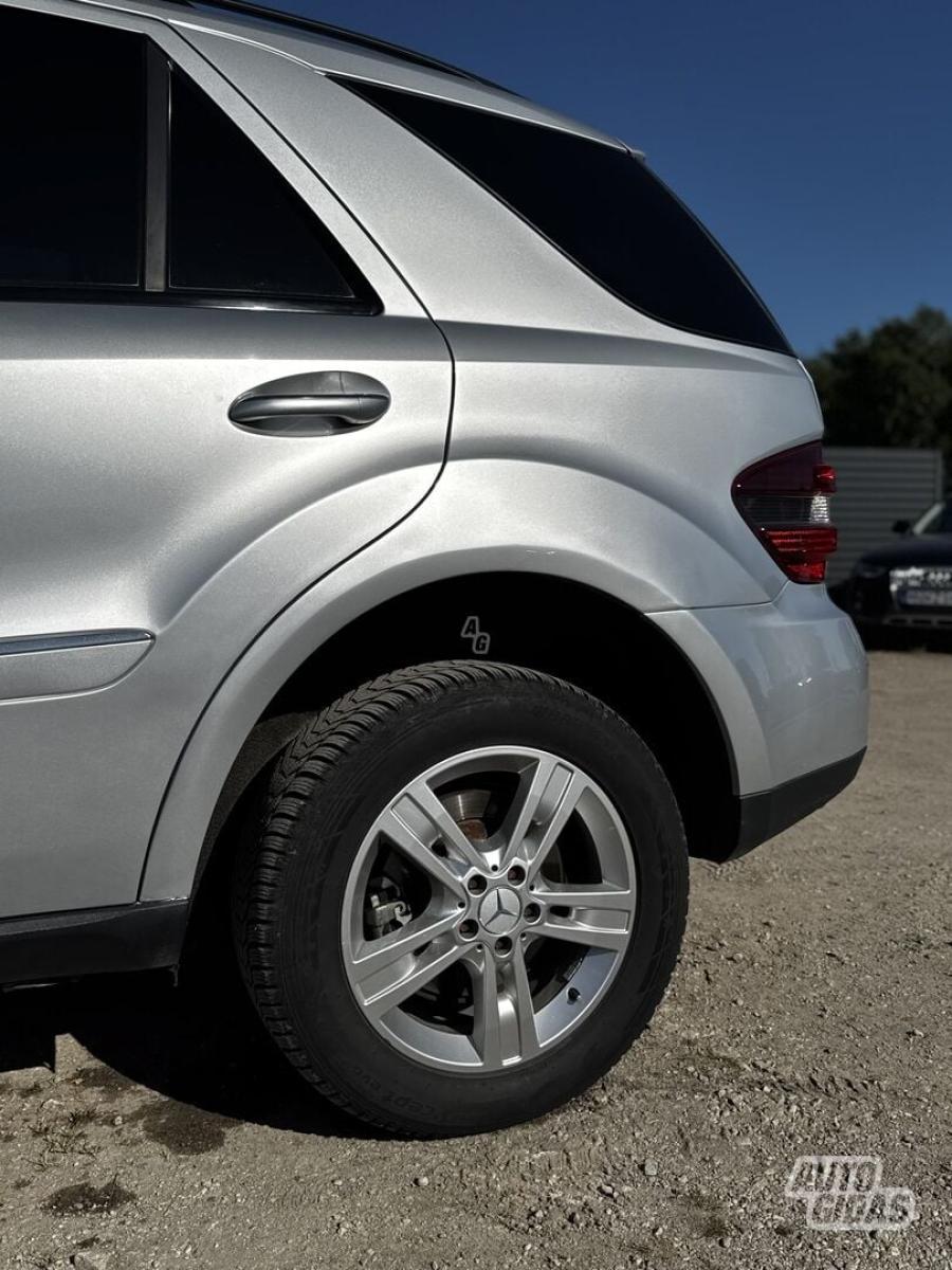 Pelēks Mercedes-Benz ML 280 2006 Klaipėda, ar dzinēja tilpumu 3.00 L un nobraukumu 300 tūkst. km par 4950 €, foto 7 vietnē AUTOMOTO.COM.LV