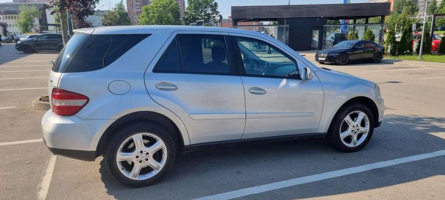 Pelēks Mercedes-Benz ML 280 2006 Klaipėda, ar dzinēja tilpumu 2.99 L un nobraukumu 333 tūkst. km par 4500 €, foto 7 vietnē AUTOMOTO.COM.LV