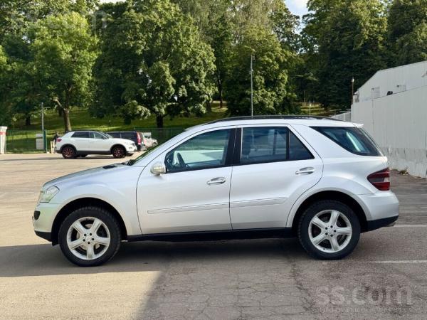 Pelēks Mercedes-Benz ML 280 2006 Rīga, ar dzinēja tilpumu 3.00 L un nobraukumu 99 tūkst. km par 9300 €, foto 3 vietnē AUTOMOTO.COM.LV