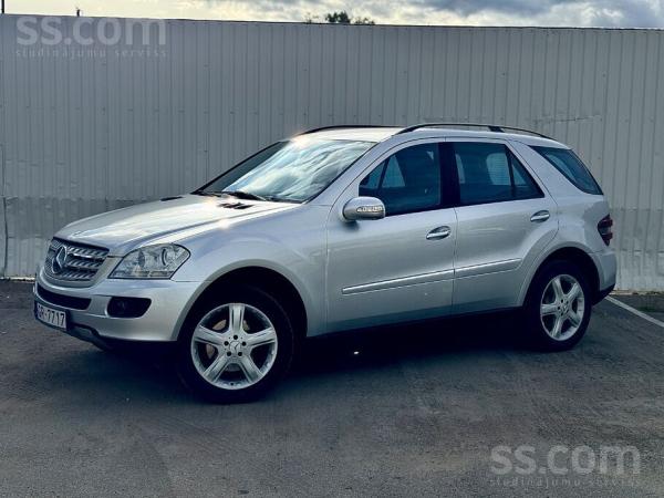 Pelēks Mercedes-Benz ML 280 2006 Rīga, ar dzinēja tilpumu 3.00 L un nobraukumu 99 tūkst. km par 9300 €, foto 4 vietnē AUTOMOTO.COM.LV