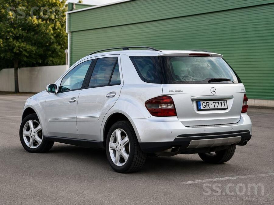 Grey Mercedes-Benz ML 280 2006 in Riga, with an engine capacity of 3.00 L and mileage of 99 thousand km for 8500 €, photo 5 on AUTOMOTO.COM.LV