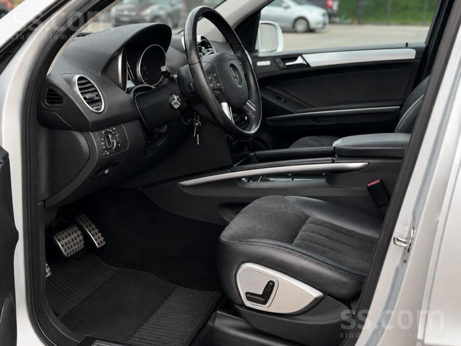 Grey Mercedes-Benz ML 280 2006 in Riga, with an engine capacity of 3.00 L and mileage of 99 thousand km for 8500 €, photo 14 on AUTOMOTO.COM.LV
