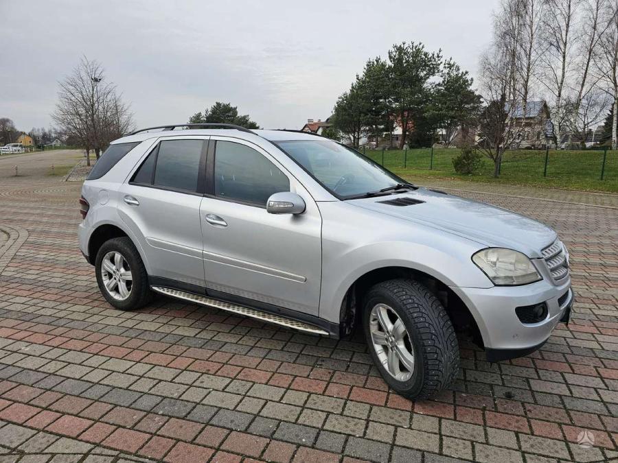 Grey Mercedes-Benz ML 280 2007 in Silute, with an engine capacity of 0.30 L and mileage of 334 thousand km for 6200 €, photo 7 on AUTOMOTO.COM.LV