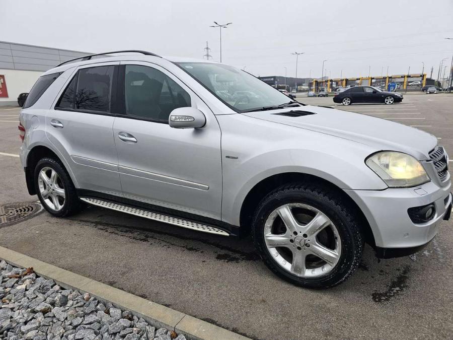Grey Mercedes-Benz ML 280 2007 in Kaunas, with an engine capacity of 3.00 L and mileage of 310 thousand km for 4300 €, photo 4 on AUTOMOTO.COM.LV