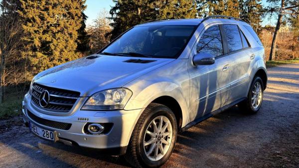 Grey Mercedes-Benz ML 280 2007 in Vilnius, with an engine capacity of 2.80 L and mileage of 331 thousand km for 3950 €, photo 1 on AUTOMOTO.COM.LV