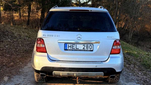 Grey Mercedes-Benz ML 280 2007 in Vilnius, with an engine capacity of 2.80 L and mileage of 331 thousand km for 3950 €, photo 3 on AUTOMOTO.COM.LV