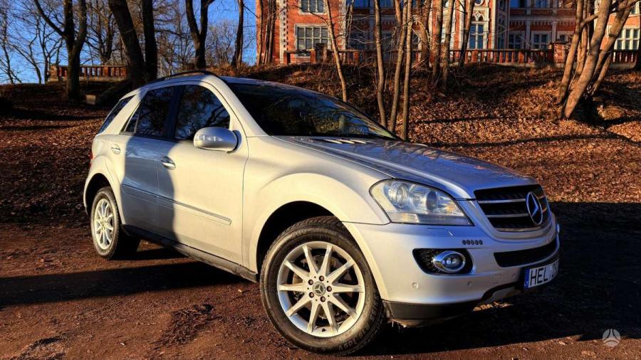 Grey Mercedes-Benz ML 280 2007 in Vilnius, with an engine capacity of 3.00 L and mileage of 331 thousand km for 3950 €, photo 4 on AUTOMOTO.COM.LV