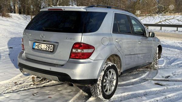 Pelēks Mercedes-Benz ML 280 2007 Viļņa, ar dzinēja tilpumu 3.00 L un nobraukumu 331 tūkst. km par 4250 €, foto 4 vietnē AUTOMOTO.COM.LV