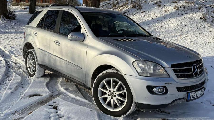 Pelēks Mercedes-Benz ML 280 2007 Viļņa, ar dzinēja tilpumu 3.00 L un nobraukumu 331 tūkst. km par 4250 €, foto 5 vietnē AUTOMOTO.COM.LV