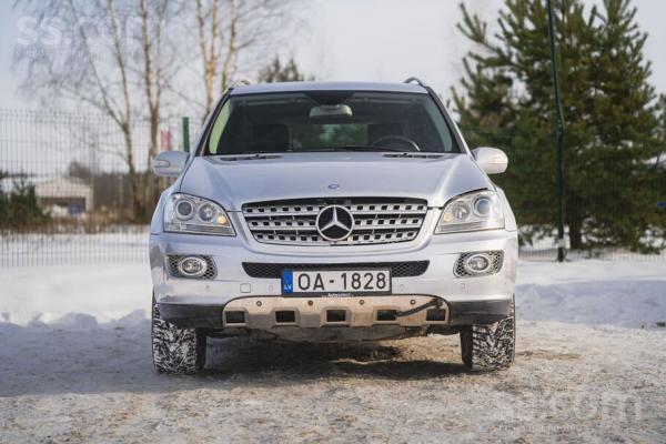 Grey Mercedes-Benz ML 280 2007 in Riga, with an engine capacity of 3.00 L and mileage of 355 thousand km for 6590 €, photo 3 on AUTOMOTO.COM.LV