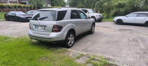 Grey Mercedes-Benz ML 280 2007 in Riga, with an engine capacity of 3.00 L and mileage of 376 thousand km for 2900 €, photo 3 on AUTOMOTO.COM.LV