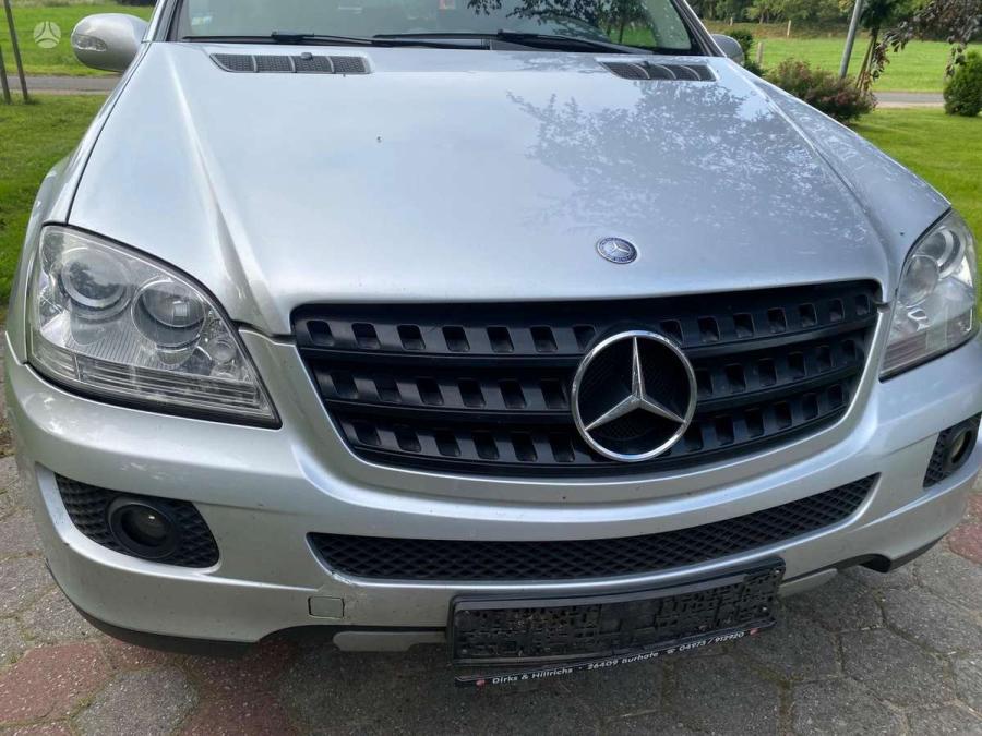 Pelēks Mercedes-Benz ML 280 2007 Marijampole, ar dzinēja tilpumu 0.00 L un nobraukumu 330 tūkst. km par 3500 €, foto 3 vietnē AUTOMOTO.COM.LV