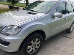 Pelēks Mercedes-Benz ML 280 2007 Marijampole, ar dzinēja tilpumu 0.00 L un nobraukumu 330 tūkst. km par 3500 €, foto 7 vietnē AUTOMOTO.COM.LV