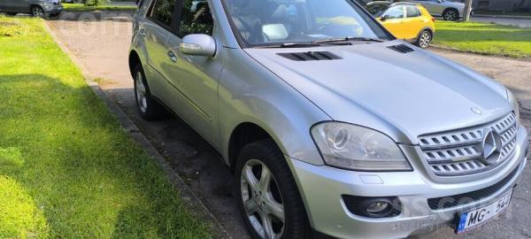 Mercedes-Benz ML 280 2007 Rīga vietnē Pelēks Mercedes-Benz ML 280 2007 Rīga, ar dzinēja tilpumu 3.00 L un nobraukumu 376 tūkst. km par 2800 €, foto 3 vietnē AUTOMOTO.COM.LV