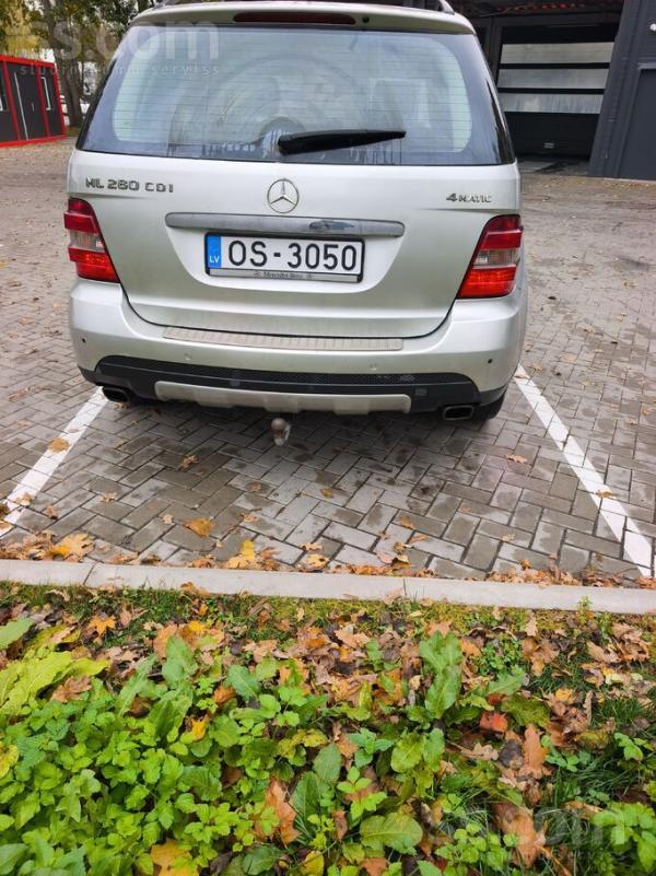 Pelēks Mercedes-Benz ML 280 2007 Rīga, ar dzinēja tilpumu 3.00 L un nobraukumu 462 tūkst. km par 4200 €, foto 5 vietnē AUTOMOTO.COM.LV