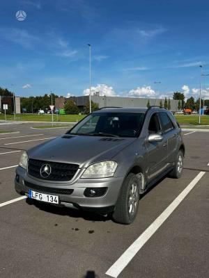 Grey Mercedes-Benz ML 280 2008 in Gargzdai, with an engine capacity of 2.99 L and mileage of 275 thousand km for 4300 €, photo 3 on AUTOMOTO.COM.LV