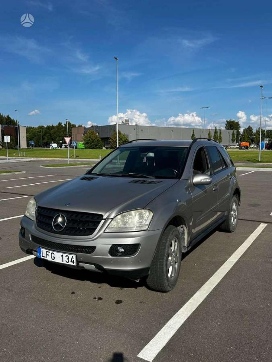 Grey Mercedes-Benz ML 280 2008 in Gargzdai, with an engine capacity of 2.99 L and mileage of 275 thousand km for 4300 €, photo 3 on AUTOMOTO.COM.LV