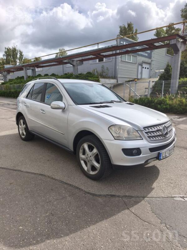 Pelēks Mercedes-Benz ML 280 2008 Rīga, ar dzinēja tilpumu 3.00 L un nobraukumu 398 tūkst. km par 6200 €, foto 1 vietnē AUTOMOTO.COM.LV