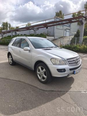 Pelēks Mercedes-Benz ML 280 2008 Rīga, ar dzinēja tilpumu 3.00 L un nobraukumu 398 tūkst. km par 6200 €, foto  vietnē AUTOMOTO.COM.LV
