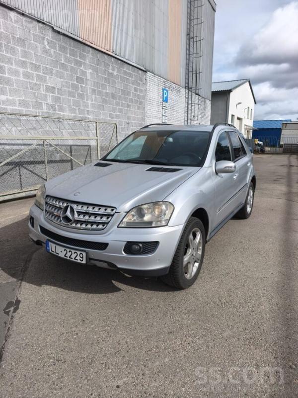 Pelēks Mercedes-Benz ML 280 2008 Rīga, ar dzinēja tilpumu 3.00 L un nobraukumu 398 tūkst. km par 6200 €, foto 3 vietnē AUTOMOTO.COM.LV