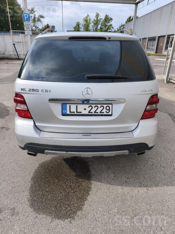 Pelēks Mercedes-Benz ML 280 2008 Rīga, ar dzinēja tilpumu 3.00 L un nobraukumu 398 tūkst. km par 6200 €, foto 6 vietnē AUTOMOTO.COM.LV