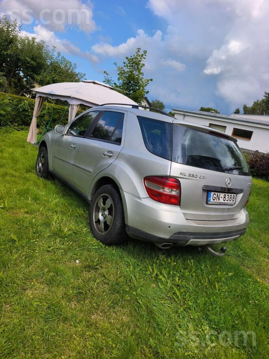 Sarkans Mercedes-Benz ML 280 2007 Rīga, ar dzinēja tilpumu 3.00 L un nobraukumu 462 tūkst. km par 3700 €, foto 5 vietnē AUTOMOTO.COM.LV
