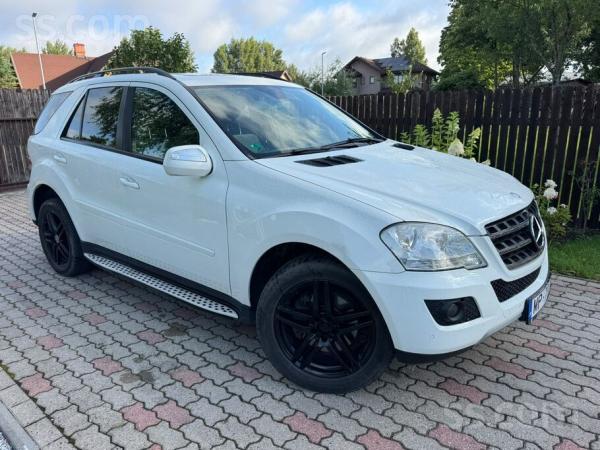 White Mercedes-Benz ML 280 2008 in Ogre, with an engine capacity of 2.20 L and mileage of 290 thousand km for 6670 €, photo 5 on AUTOMOTO.COM.LV